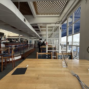 NEWPORT LANDING RESTAURANT - Updated October 2025 - 1076 Reviews & 1164 ...