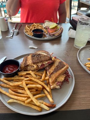 F2T KITCHEN & BAR - Updated May 2026 - 42 Photos & 30 Reviews - 41 Lake ...