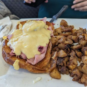 MELI CAFE PANCAKE HOUSE & RESTAURANT - Updated October 2025 - 214 ...