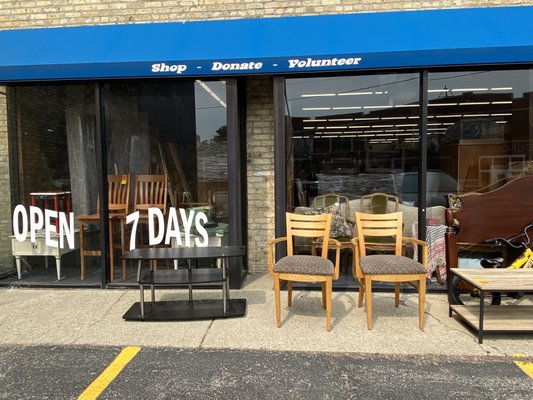 MOUNT SINAI HOSPITAL RESALE SHOP - 41 Photos & 74 Reviews - 2902 N ...