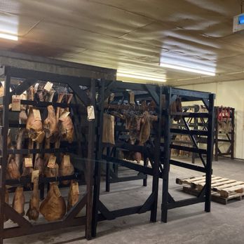 BENTON’S SMOKY MOUNTAIN COUNTRY HAMS - Updated April 2026 - 121 Photos ...