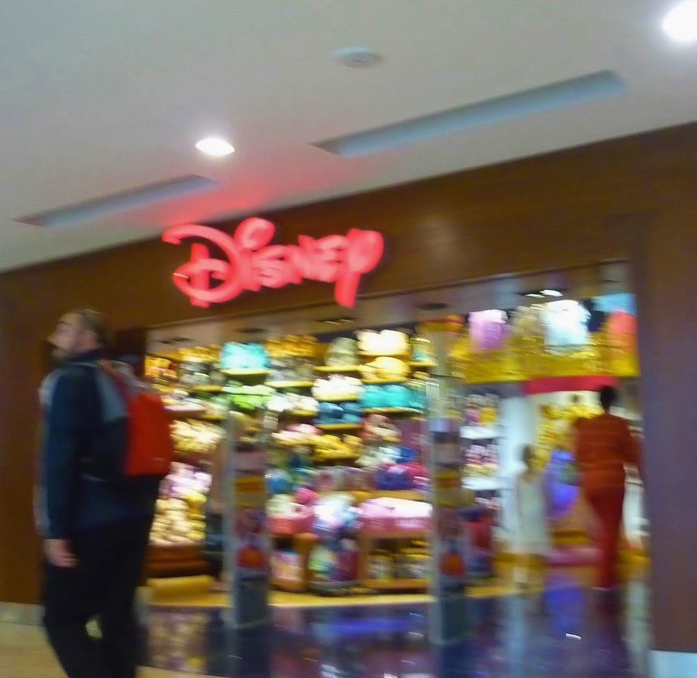 THE DISNEY STORE - Updated January 2025 - 57-59 Victoria Street ...