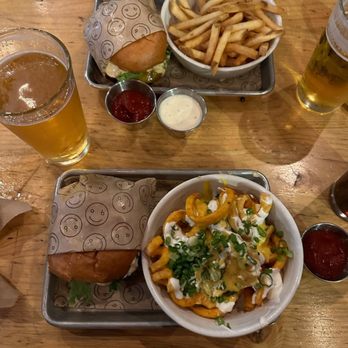 AFTERWORK BAR - Updated December 2024 - 102 Photos & 86 Reviews - 409 ...