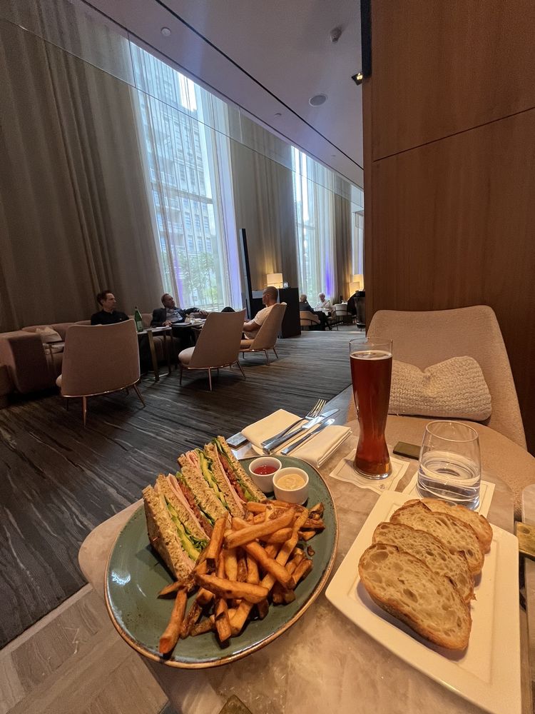 D BAR - Updated January 2026 - 132 Photos & 105 Reviews - 60 Yorkville ...