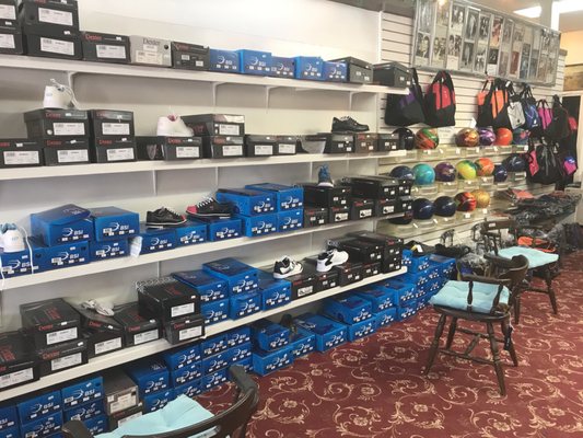 BOB DAUBNEY’S BOWLING AND BILLIARDS - Updated October 2025 - 385 Troy ...