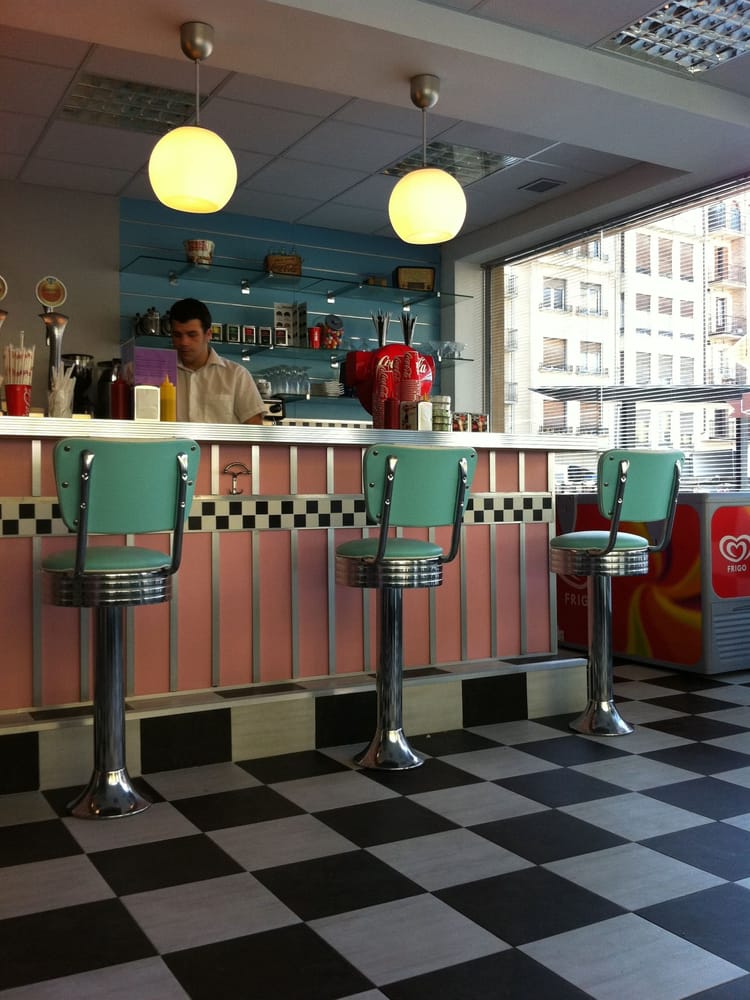 THE DINER - Plaza de los Fueros, Mayenne, Estella, Navarra, Spain ...