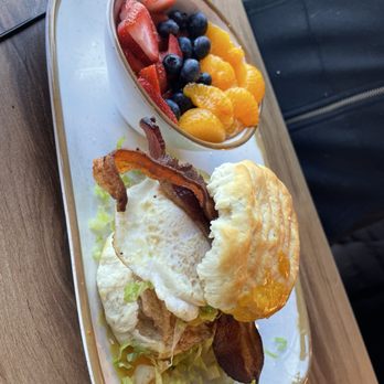 BRUNCHES - Updated July 2025 - 112 Photos & 47 Reviews - 200 Crossroads ...