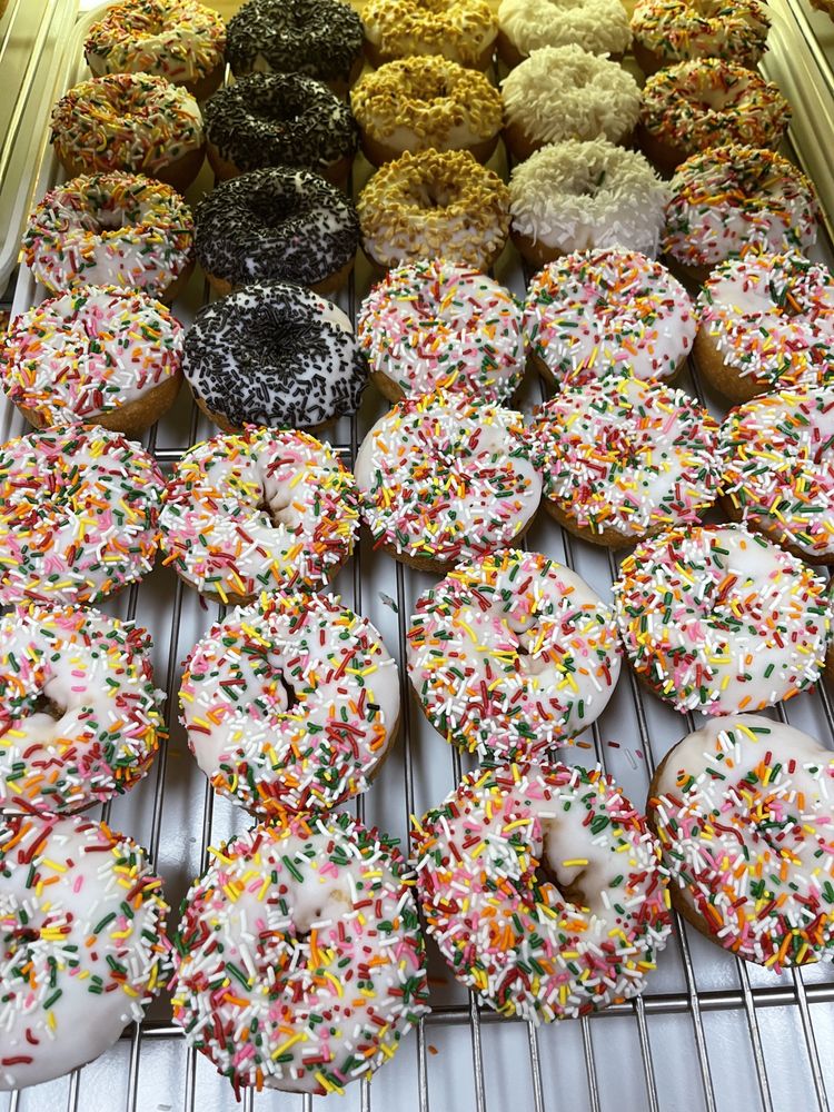 GOLDEN DONUT PLACE - Updated October 2025 - 92 Photos & 113 Reviews ...