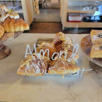 FLYING ROADRUNNER BAKERY - Updated August 2024 - 188 Photos & 62 ...