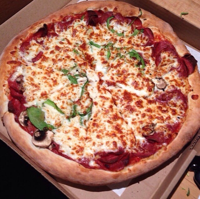 STRATOS PIZZERIA - 440 Rue Saint Gabriel, Saint-Tite, Quebec, Canada ...