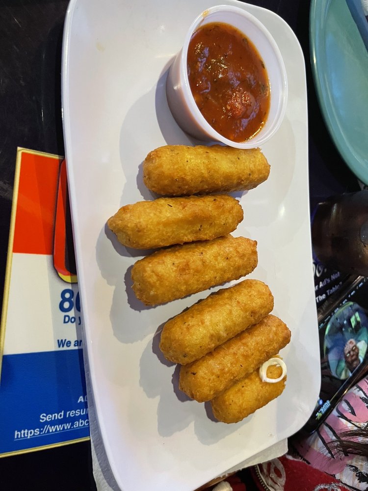 LINWOOD INN TAPHOUSE AND PIZZA - Updated January 2025 - 229 Photos ...