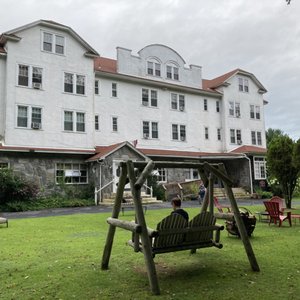 RIVERVIEW ESTATE BY BROPHY - Updated August 2024 - 72 Photos - 1650 ...