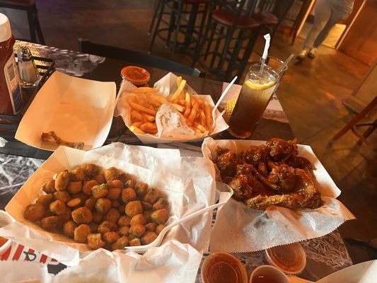 HAROLD’S CHICKEN & SPORTS BAR - Updated September 2025 - 23 Photos ...