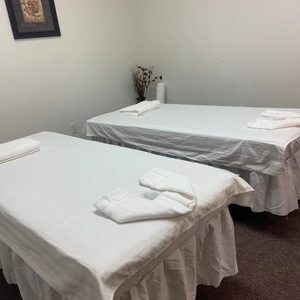 SPRING MASSAGE - Updated May 2024 - 17 Photos - 4159 S Scenic Ave ...
