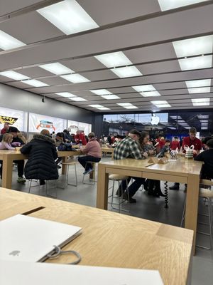 APPLE EASTON TOWN CENTER - Updated November 2025 - 33 Photos & 173 ...