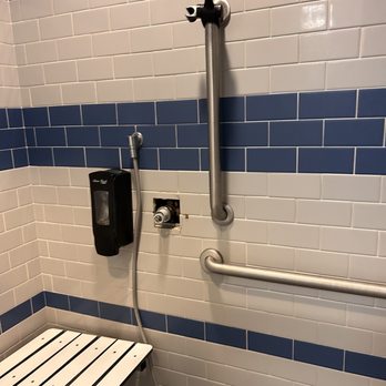 CRUNCH FITNESS - GRANITE BAY - Updated November 2024 - 49 Photos & 103 ...