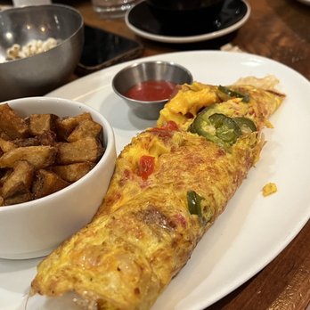 WHITE MAPLE CAFÉ - Updated September 2024 - 500 Photos & 388 Reviews ...