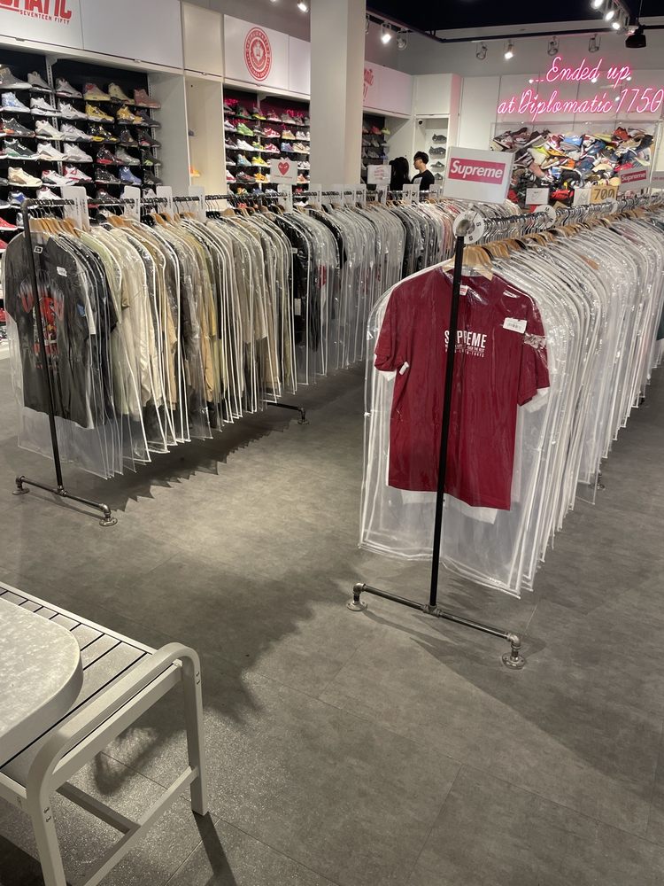 DIPLOMATIC 1750 - ROSEMONT - Updated January 2026 - 5220 Fashion ...