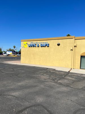 ROADRUNNER LOCK & SAFE - Updated November 2025 - 30 Reviews - 5001 E ...