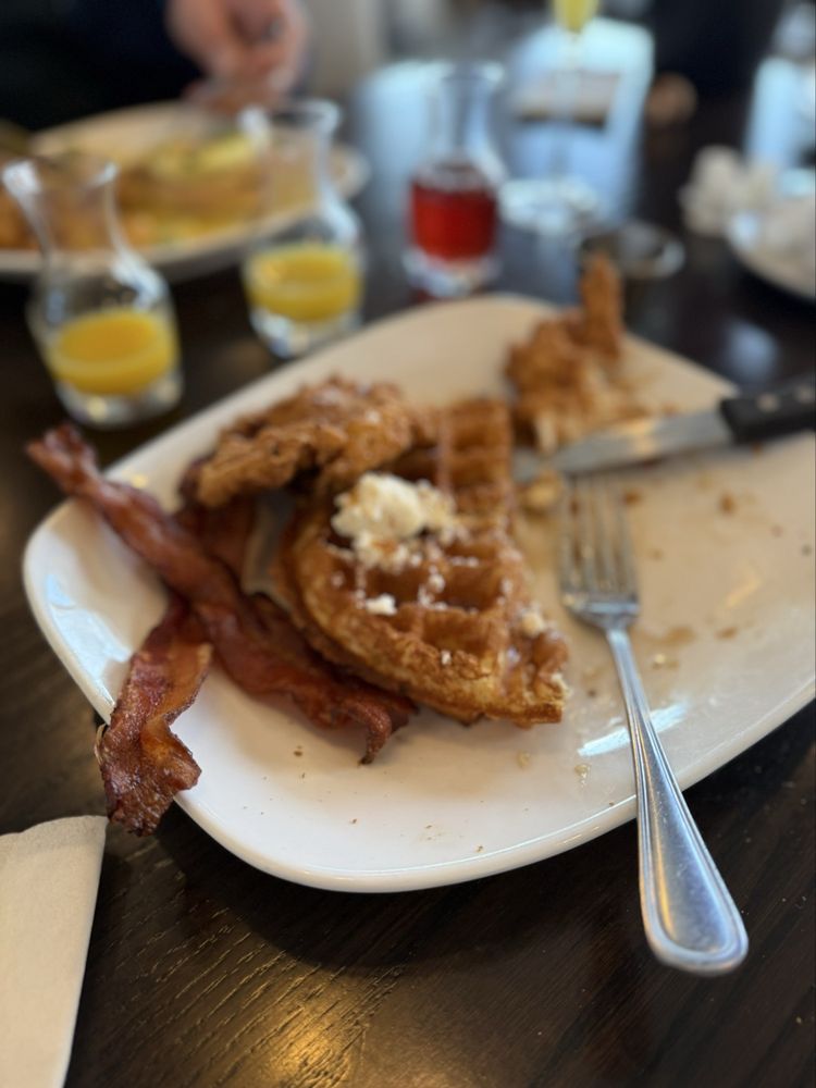 IRON AND ALE - Updated December 2025 - 28 Photos & 21 Reviews - 1354 ...