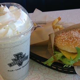BURGERVILLE - Updated December 2025 - 123 Photos & 199 Reviews - 1122 ...