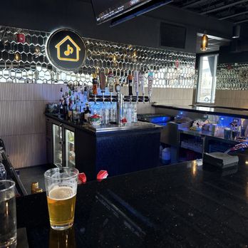 SONGBIRD SOCIAL HOUSE - Updated August 2025 - 31 Photos & 22 Reviews ...