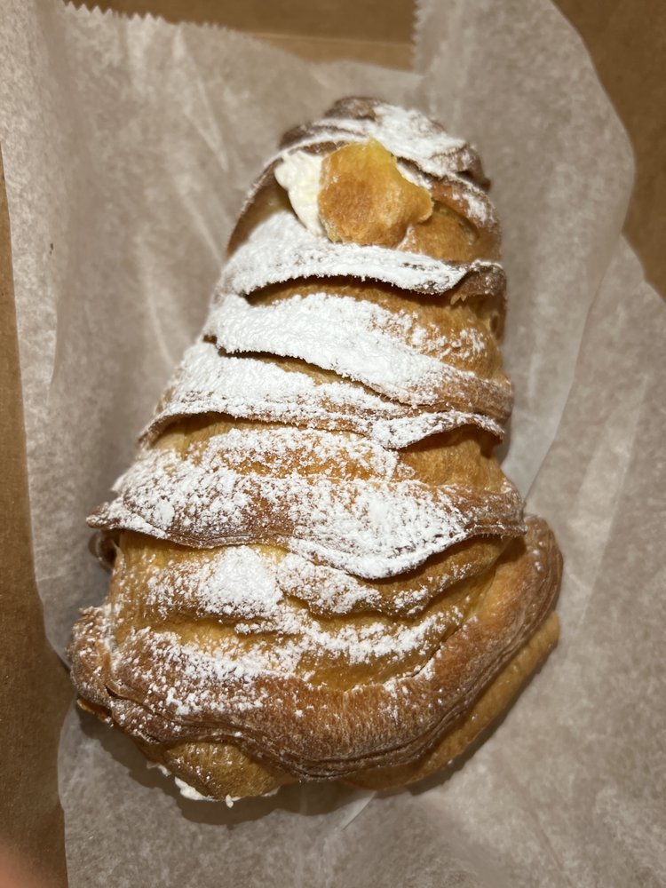 MIKE’S PASTRY - Updated October 2024 - 68 Photos & 38 Reviews - 80 ...