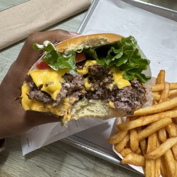 TRUEBURGER - Updated January 2025 - 330 Photos & 363 Reviews - 4101 ...