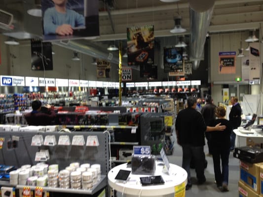 CENTRE COM - Updated December 2025 - 1866 Princes Hwy, Clayton Victoria ...