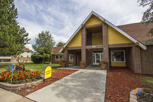 CASTLEGATE APARTMENTS - Updated October 2025 - 32 Reviews - 6925 W 84th ...