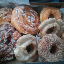 FOX’S DONUT DEN - Updated March 2026 - 276 Photos & 362 Reviews - 3900 ...