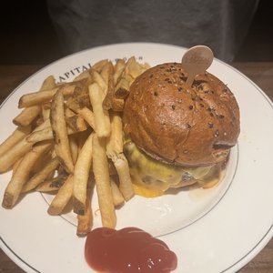 THE CAPITAL BURGER - 1140 Photos & 835 Reviews - 1005 7th St NW ...