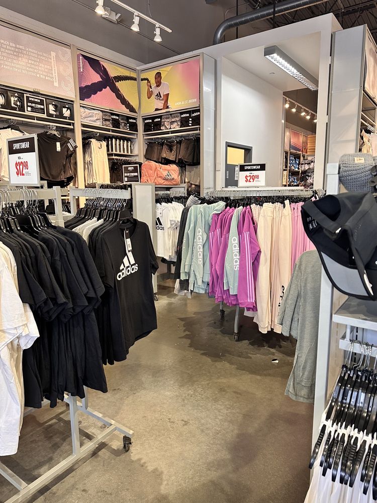 Adidas Bergen Town Center