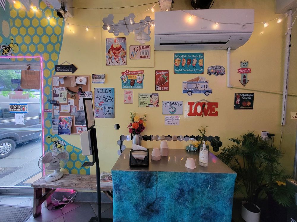 HONEYMOON FROZEN YOGURT - Updated December 2025 - 48 Photos & 75 ...