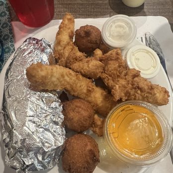 THE CATFISH PLACE - Updated June 2025 - 426 Photos & 390 Reviews - 2324 ...