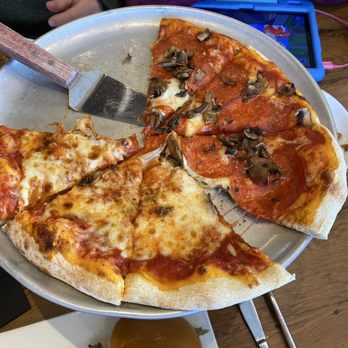 OAK STONE CRAFT PIZZA AND BAR - Updated October 2025 - 284 Photos & 363 ...