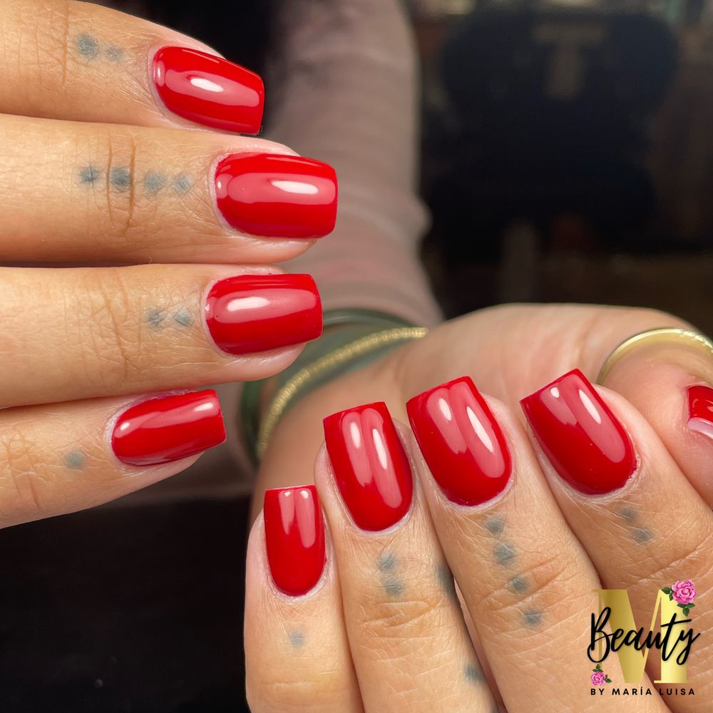 Mobile nail technician near me store