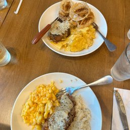 CHARLOS - Updated January 2026 - 46 Photos & 49 Reviews - 45 N Fountain ...