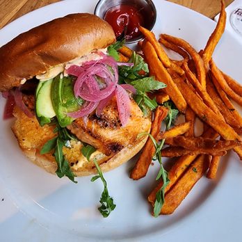 PAUL MARTIN’S AMERICAN GRILL - 2194 Photos & 1878 Reviews - 534 ...