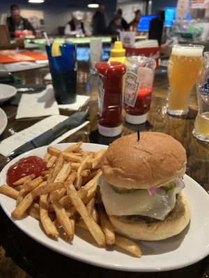 PUB 76 - Updated December 2025 - 15 Photos & 11 Reviews - 38 Linden St ...