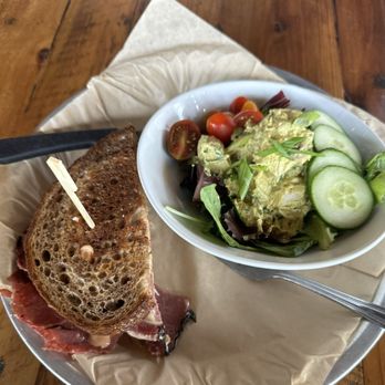 THE ROGUE ROUNDABOUT - Updated August 2024 - 52 Photos & 42 Reviews ...