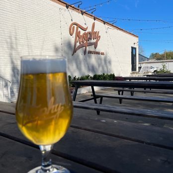 TROPHY BREWING CO - Updated October 2025 - 122 Photos & 89 Reviews ...