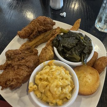 MR CHARLES CHICKEN AND FISH UPTOWN - Updated October 2025 - 80 Photos ...