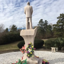 JIM REEVES MEMORIAL - 25 Photos - 1914 US 79, Carthage, Texas ...