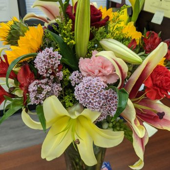 BEA FLOWERS - Updated September 2025 - 34 Photos & 33 Reviews - 1290 S ...