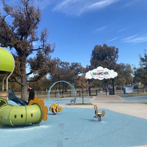 QUANAH PARKER PARK - Updated November 2024 - 16 Photos - 5401 Randol ...