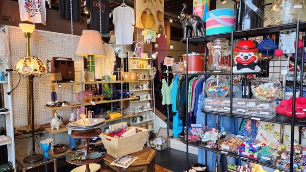 LATE NIGHT VINTAGE MARKET - Updated December 2025 - 46 Photos & 20 ...