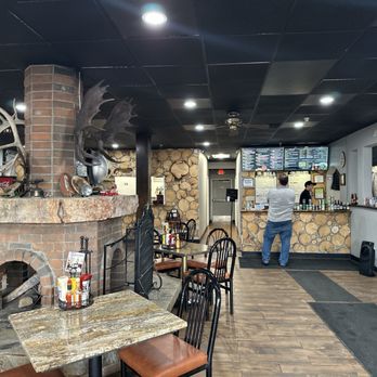 ALASKAN BURGER & BREW - Updated January 2026 - 145 Photos & 163 Reviews ...