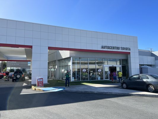 AUTOCENTRO TOYOTA - Updated May 2026 - 49 Photos & 10 Reviews - Av ...
