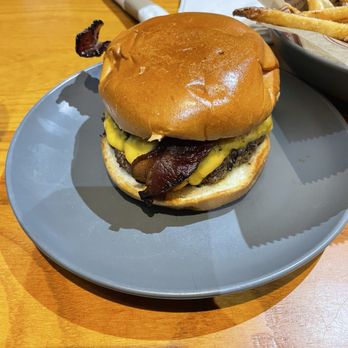 BURGERSMITH - Updated December 2025 - 294 Photos & 262 Reviews - 3613 ...